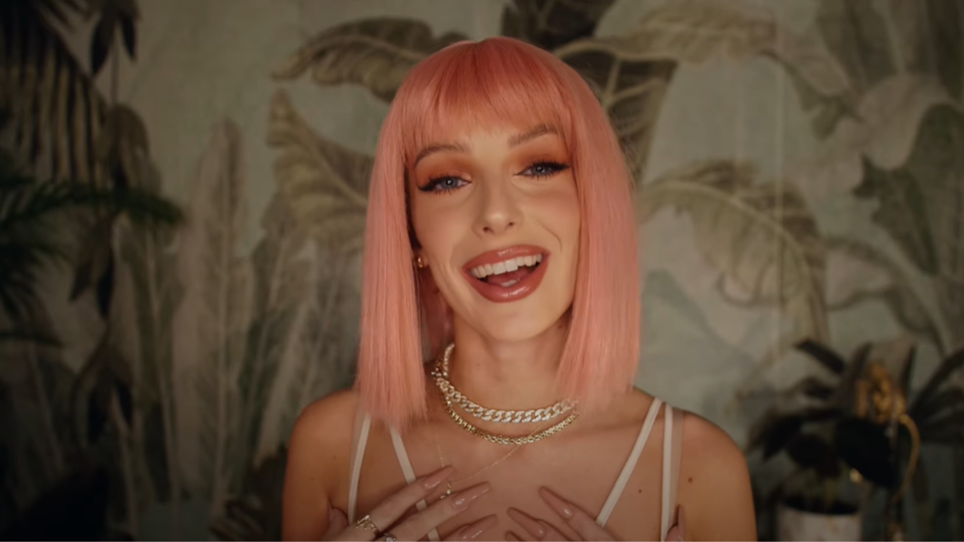 Sima albumom Masterpiece posúva levely. Takto znejú nové songy (VIDEO)