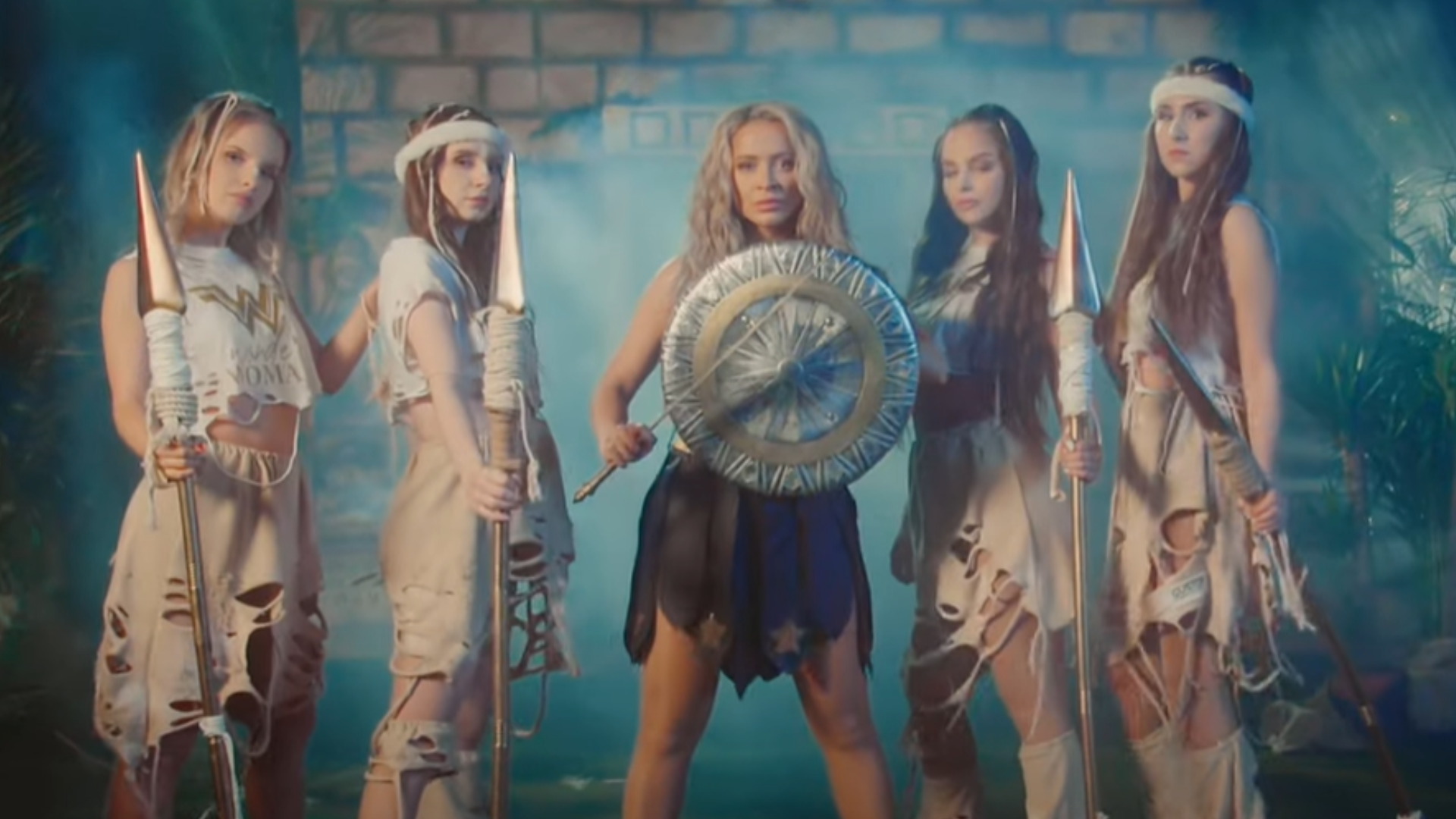 Dominika Mirgová vydala tanečnú novinku Wonder Woman z džungle (VIDEO)